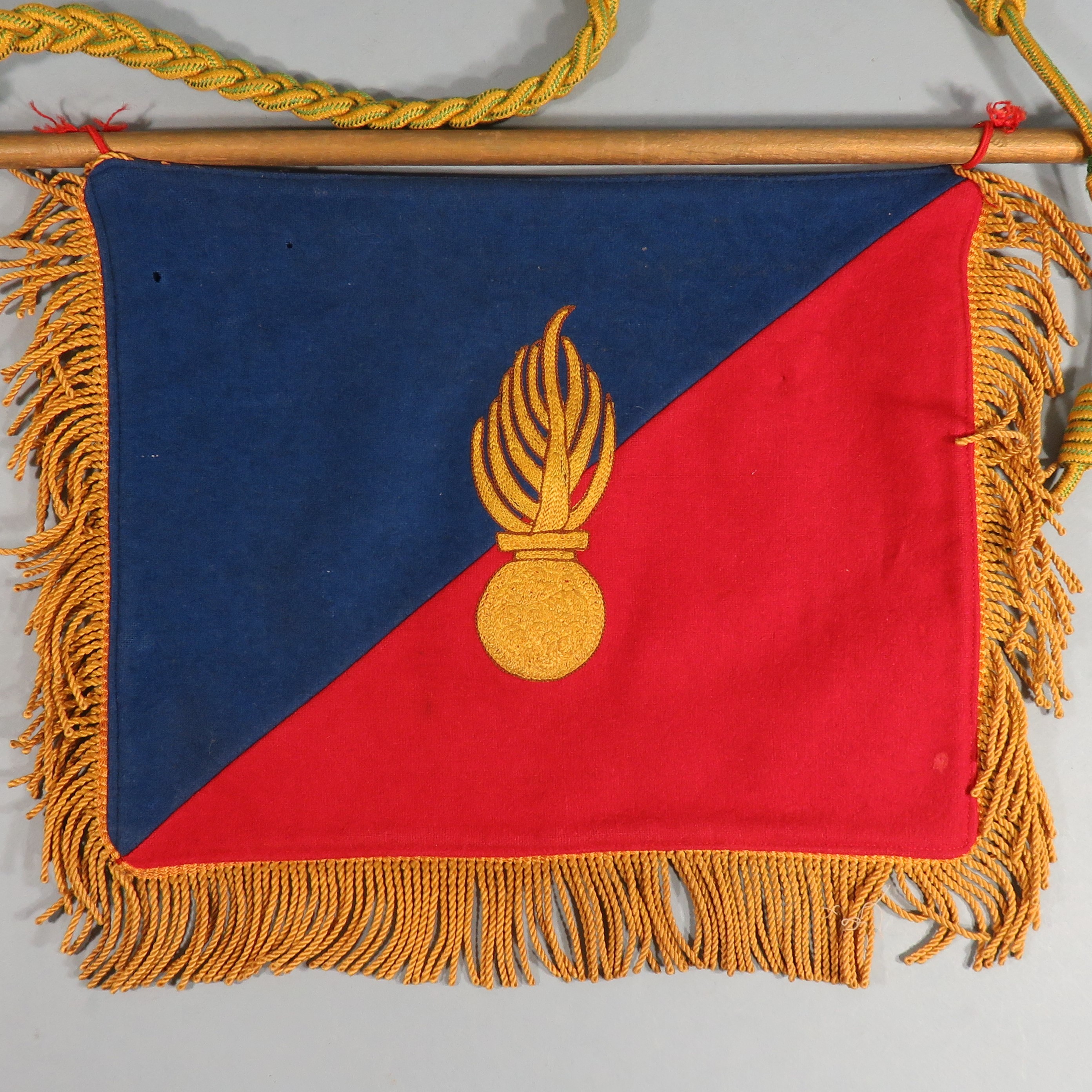 FANION DE CLAIRON OU DE TROMPETTE DE REGIMENT D'INFANTERIE ET ALPINE RI ...