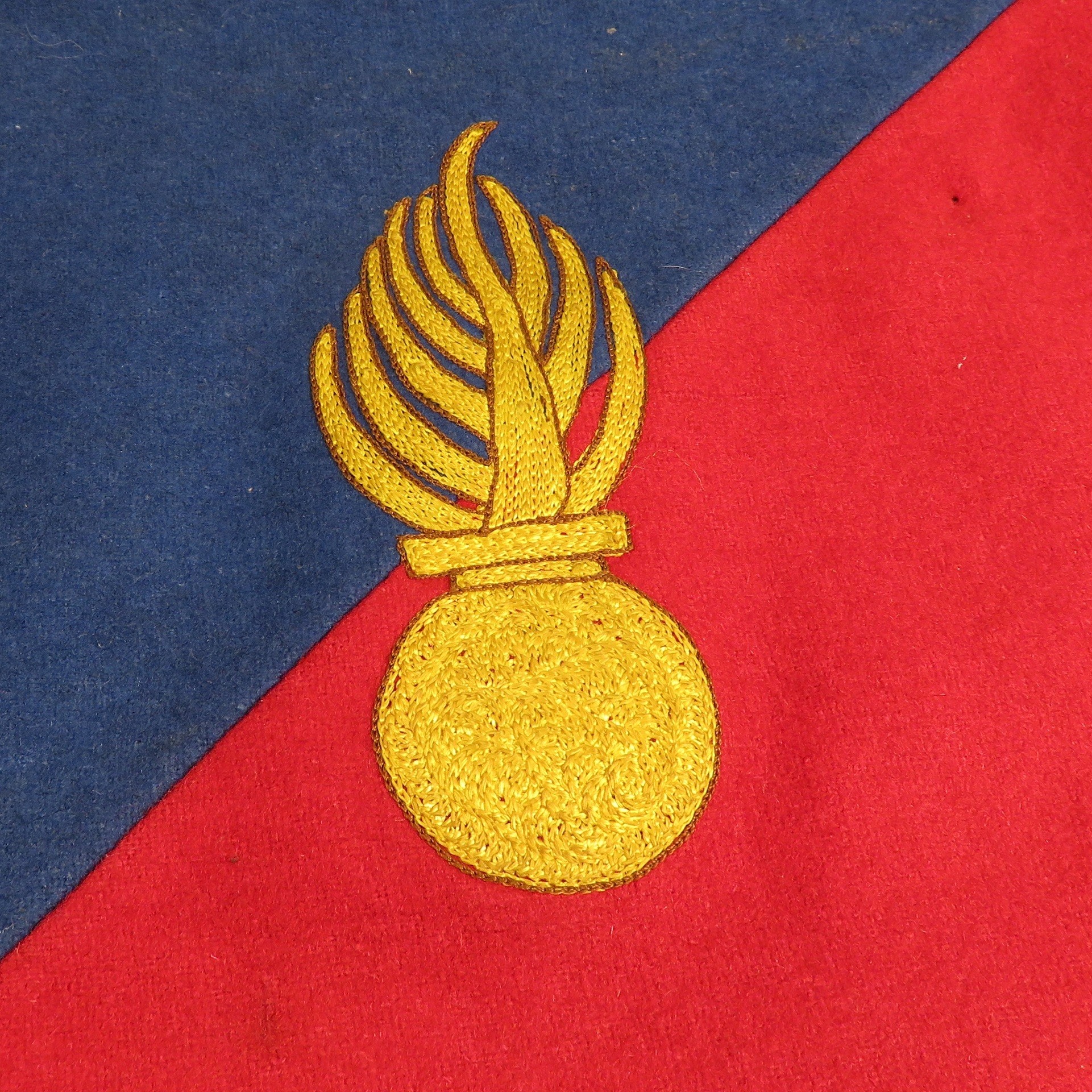 FANION DE CLAIRON OU DE TROMPETTE DE REGIMENT D'INFANTERIE ET ALPINE RI ...