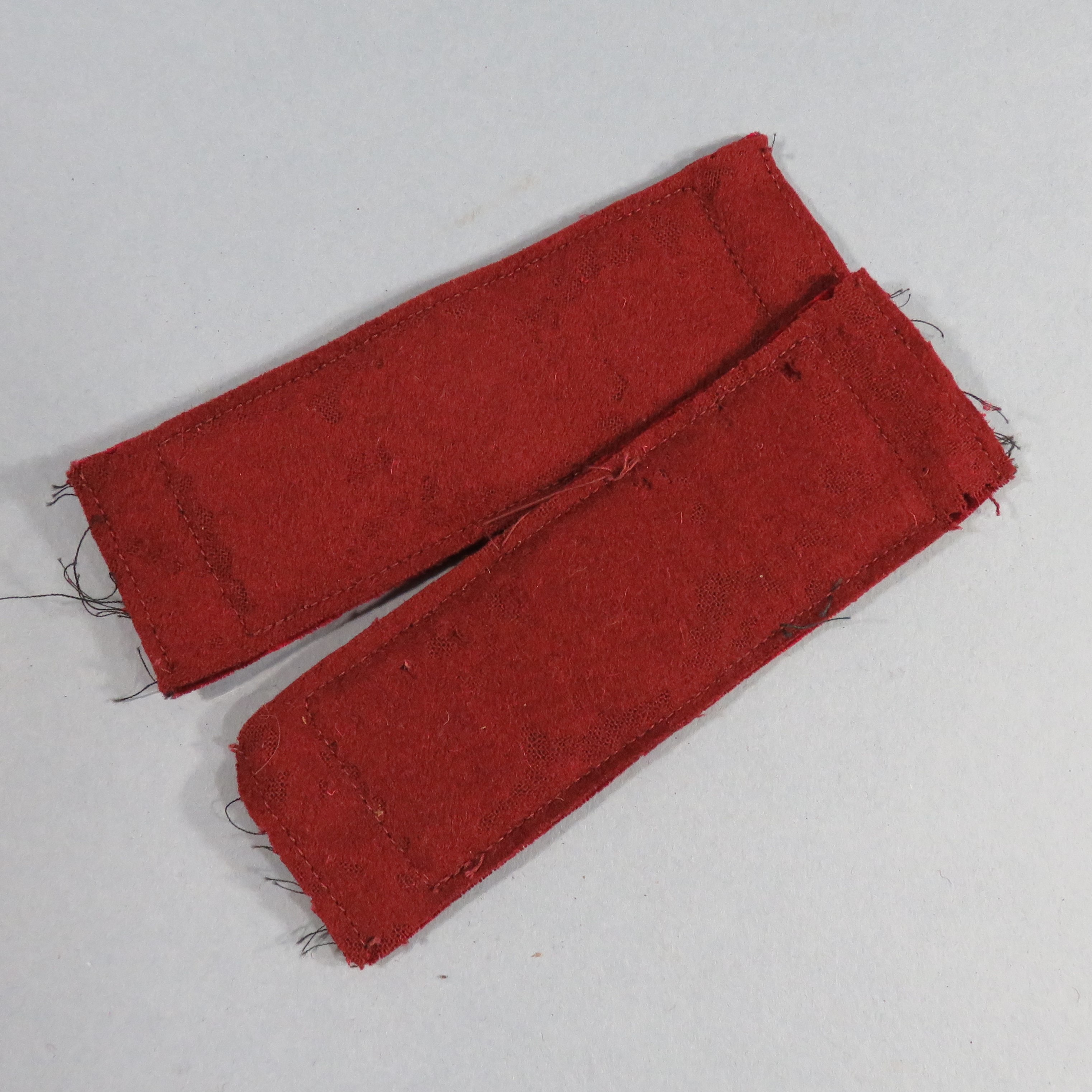 PAIRE DE GRADES D'EPAULETTES D'OFFICIER DU SERVICE DE SANTE MEDECIN ...