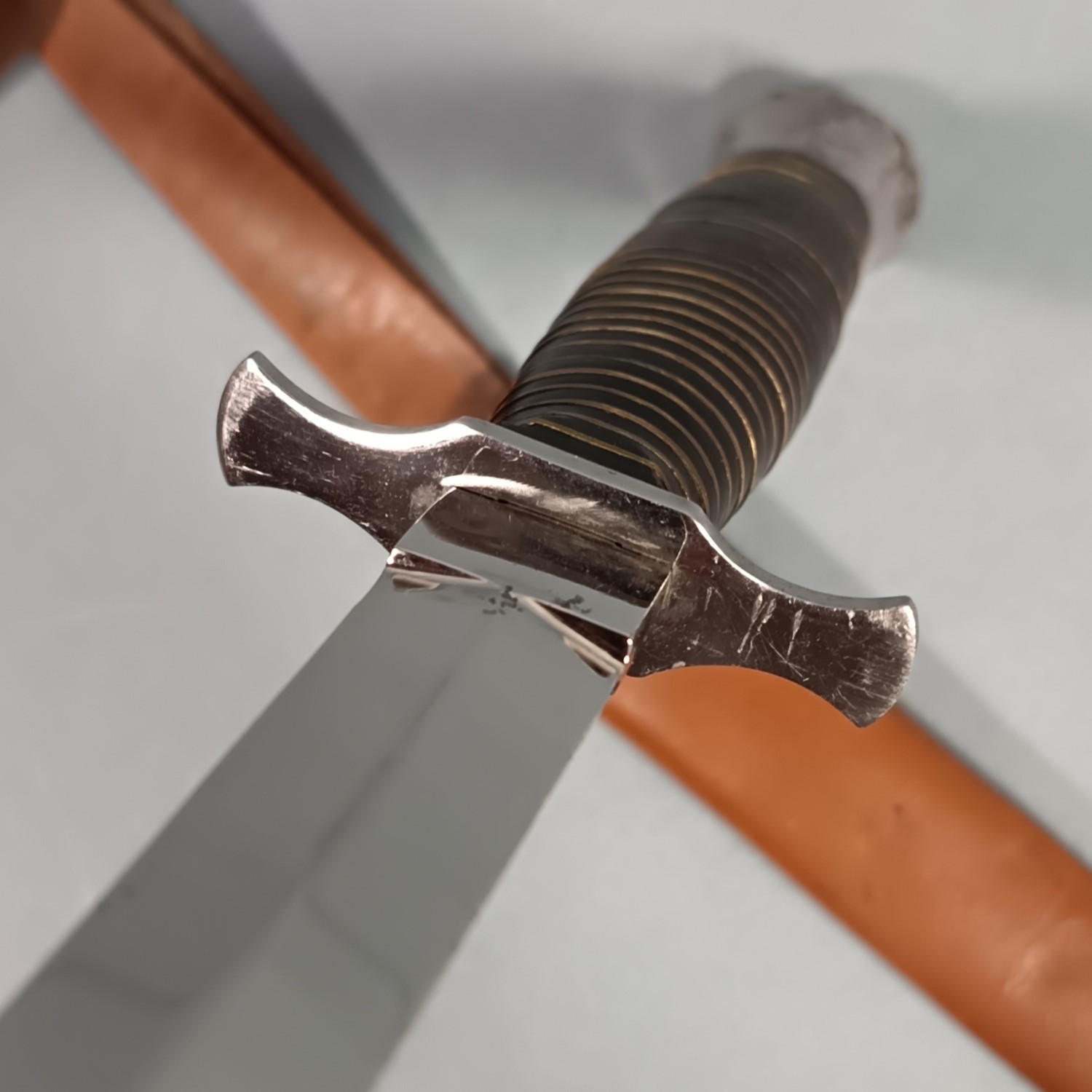 COUTEAU POIGNARD DAGUE DE TYPE PARACHUTISTE COMMANDOS LEGION ETRANGERE ...