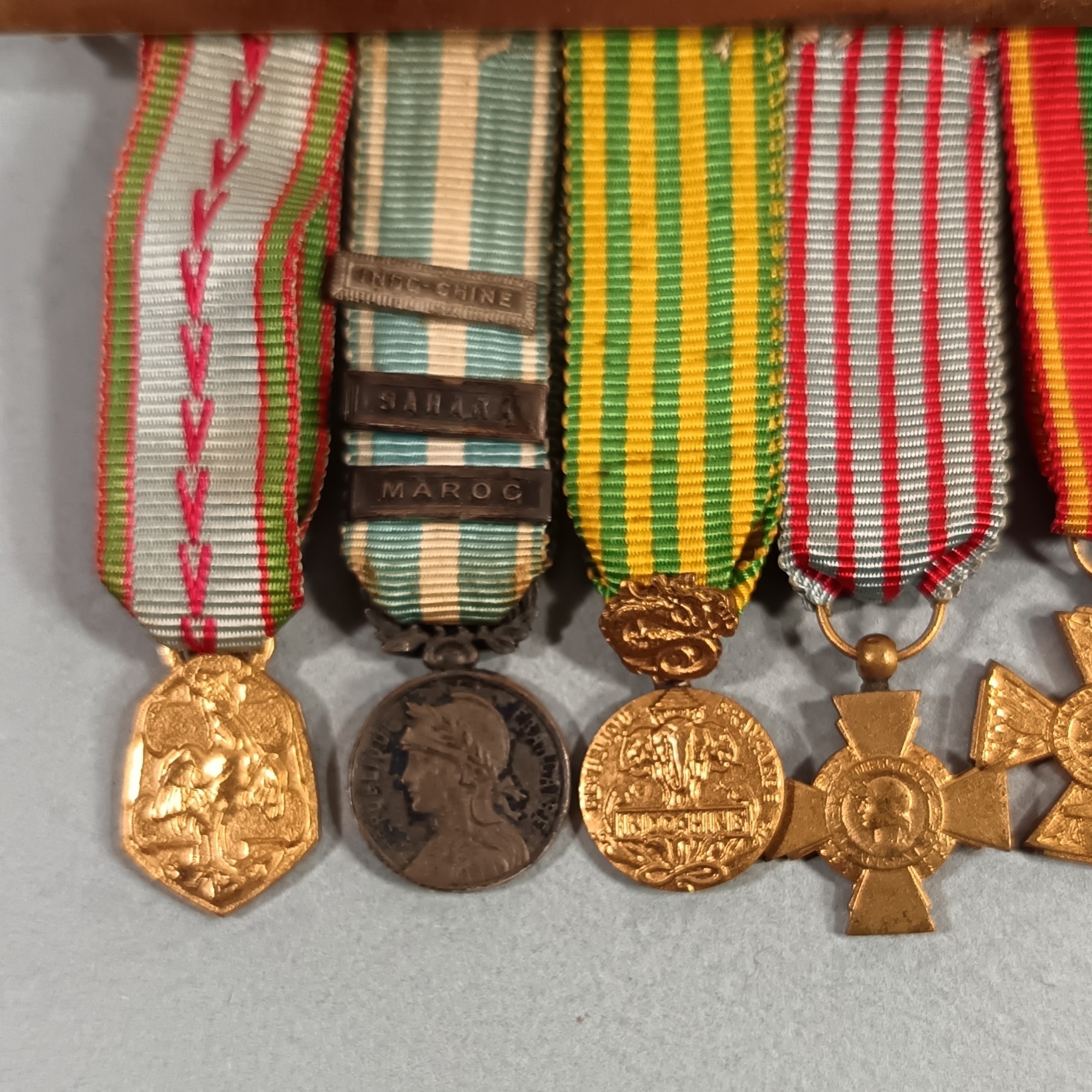 FRANCE BARRETTE DE 9 REDUCTIONS DES MEDAILLES MILITAIRES D'UN ANCIEN DE ...